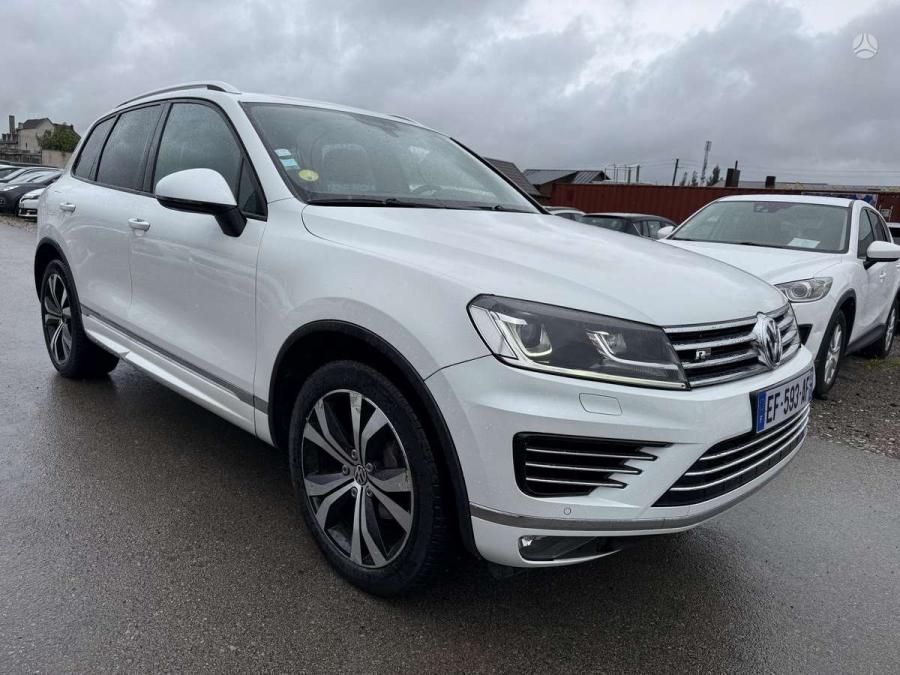 Balts Volkswagen Touareg 2016 Tauragė, ar dzinēja tilpumu 2.97 L un nobraukumu 334 tūkst. km par 15500 €, foto 3 vietnē AUTOMOTO.COM.LV
