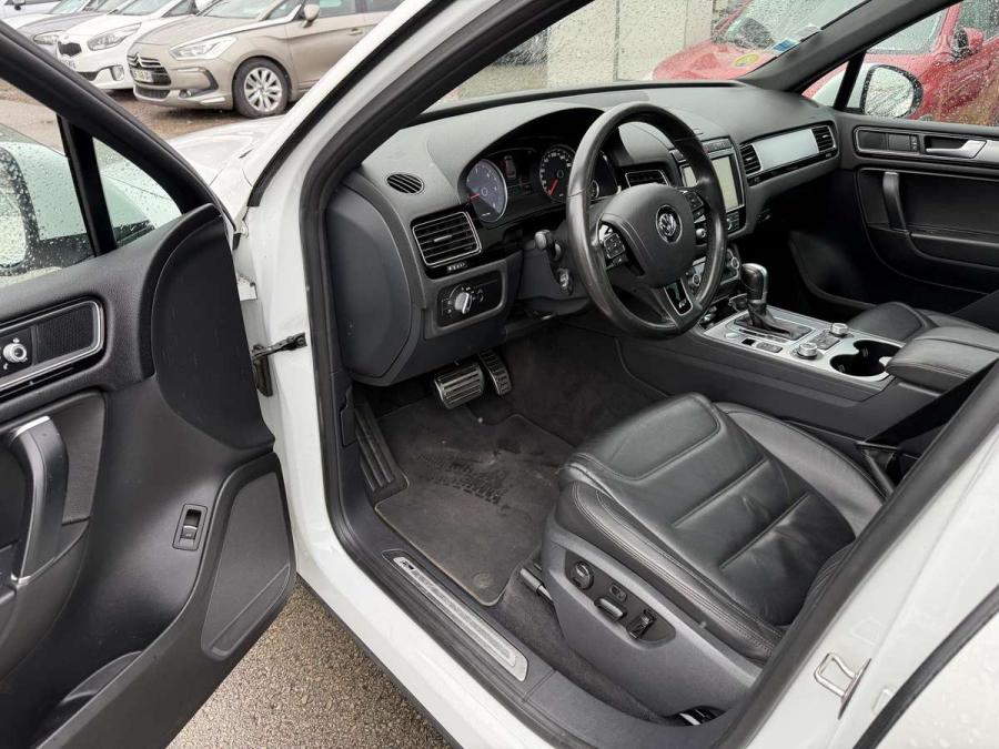 Balts Volkswagen Touareg 2016 Tauragė, ar dzinēja tilpumu 2.97 L un nobraukumu 334 tūkst. km par 15500 €, foto 10 vietnē AUTOMOTO.COM.LV
