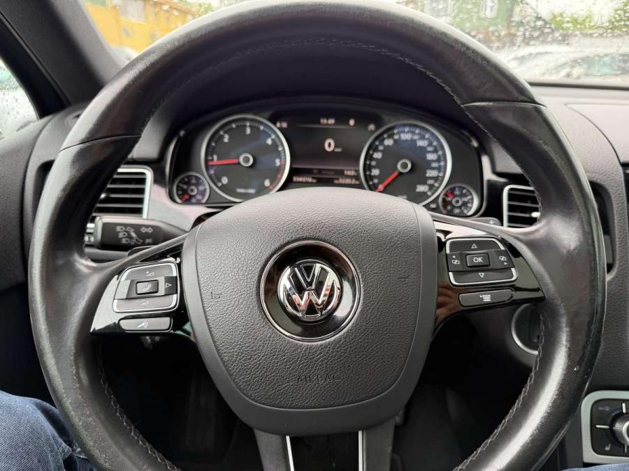 Balts Volkswagen Touareg 2016 Tauragė, ar dzinēja tilpumu 2.97 L un nobraukumu 334 tūkst. km par 15500 €, foto 11 vietnē AUTOMOTO.COM.LV