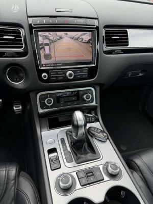 Balts Volkswagen Touareg 2016 Tauragė, ar dzinēja tilpumu 2.97 L un nobraukumu 334 tūkst. km par 15500 €, foto 13 vietnē AUTOMOTO.COM.LV