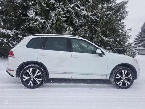 Balts Volkswagen Touareg 2017 Kauņa, ar dzinēja tilpumu 3.00 L un nobraukumu 270 tūkst. km par 16500 €, foto  vietnē AUTOMOTO.COM.LV