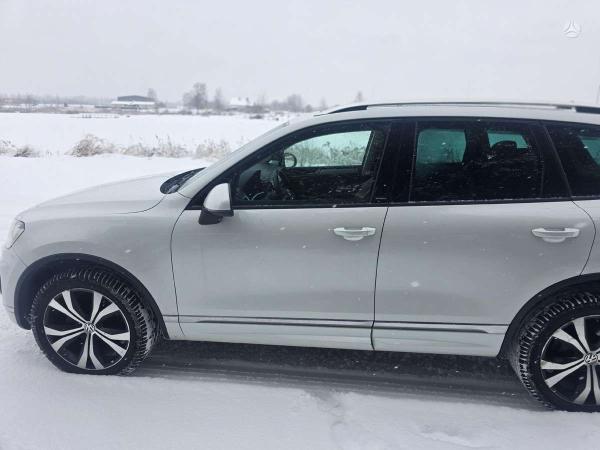 Balts Volkswagen Touareg 2017 Kauņa, ar dzinēja tilpumu 3.00 L un nobraukumu 270 tūkst. km par 16500 €, foto 2 vietnē AUTOMOTO.COM.LV