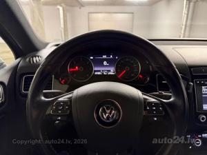 Balts Volkswagen Touareg 2017 Tallina, ar dzinēja tilpumu 3.00 L un nobraukumu 172 tūkst. km par 18000 €, foto 11 vietnē AUTOMOTO.COM.LV