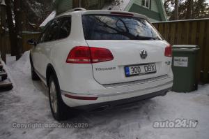 Balts Volkswagen Touareg 2017 Tallina, ar dzinēja tilpumu 3.00 L un nobraukumu 560 tūkst. km par 13000 €, foto 3 vietnē AUTOMOTO.COM.LV