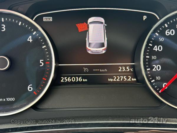 Белый Фольксваген Туарег 2017 в Таллин, объемом двигателя 3.00 л и пробегом 256 тыс. км за 14490 €, фото 8 на AUTOMOTO.COM.LV