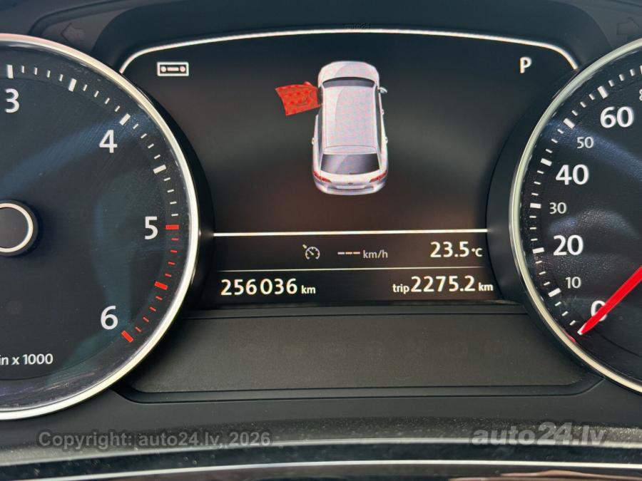 Balts Volkswagen Touareg 2017 Tallina, ar dzinēja tilpumu 3.00 L un nobraukumu 256 tūkst. km par 14490 €, foto 9 vietnē AUTOMOTO.COM.LV