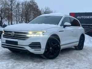 Balts Volkswagen Touareg 2018 Kauņa, ar dzinēja tilpumu 3.00 L un nobraukumu 339 tūkst. km par 24500 €, foto  vietnē AUTOMOTO.COM.LV