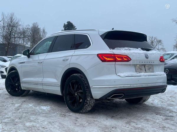 Balts Volkswagen Touareg 2018 Kauņa, ar dzinēja tilpumu 3.00 L un nobraukumu 339 tūkst. km par 24500 €, foto 2 vietnē AUTOMOTO.COM.LV
