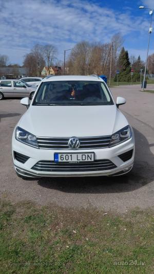 Balts Volkswagen Touareg 2018 Tallina, ar dzinēja tilpumu 3.00 L un nobraukumu 196 tūkst. km par 25000 €, foto 3 vietnē AUTOMOTO.COM.LV