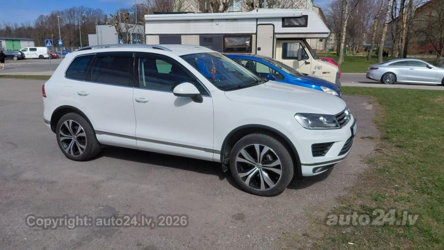 Balts Volkswagen Touareg 2018 Tallina, ar dzinēja tilpumu 3.00 L un nobraukumu 196 tūkst. km par 25000 €, foto 5 vietnē AUTOMOTO.COM.LV