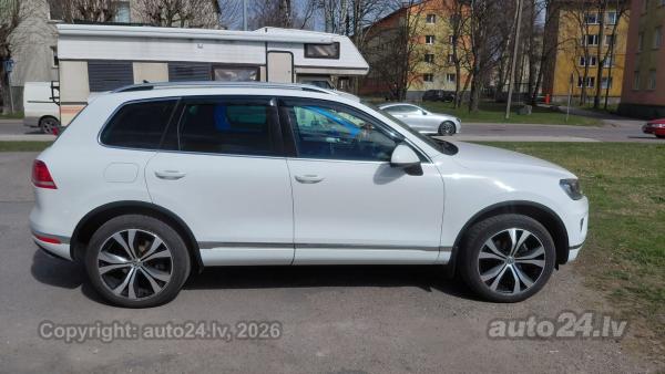 Balts Volkswagen Touareg 2018 Tallina, ar dzinēja tilpumu 3.00 L un nobraukumu 196 tūkst. km par 25000 €, foto 5 vietnē AUTOMOTO.COM.LV