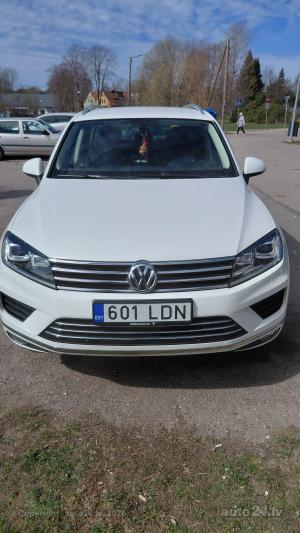 Balts Volkswagen Touareg 2018 Tallina, ar dzinēja tilpumu 3.00 L un nobraukumu 196 tūkst. km par 25000 €, foto 10 vietnē AUTOMOTO.COM.LV