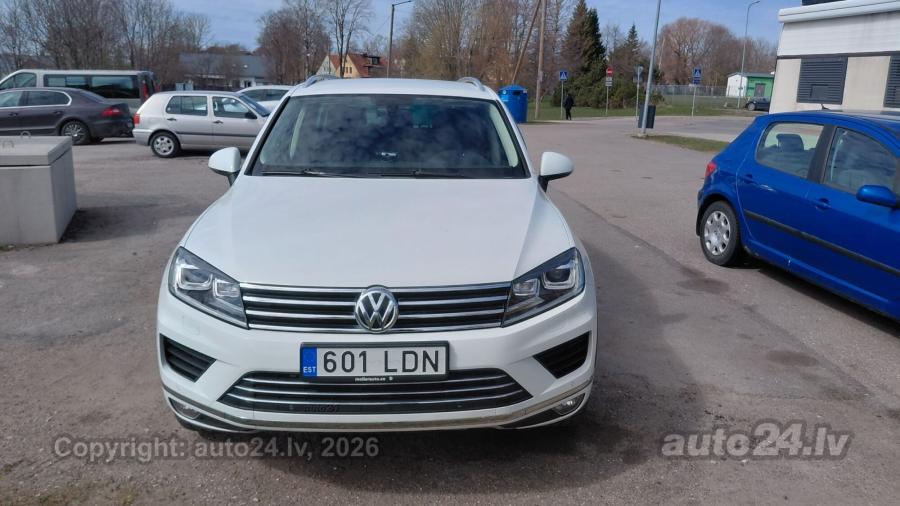 Balts Volkswagen Touareg 2018 Tallina, ar dzinēja tilpumu 3.00 L un nobraukumu 196 tūkst. km par 25000 €, foto 27 vietnē AUTOMOTO.COM.LV