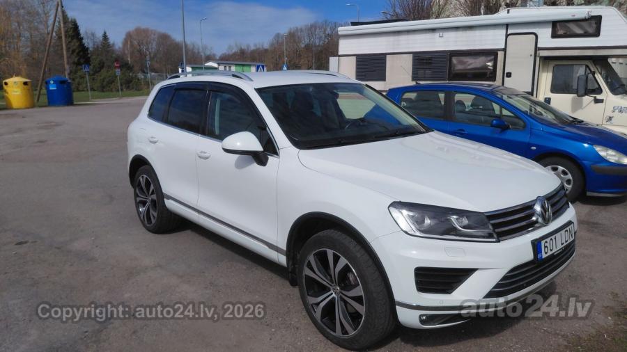 Balts Volkswagen Touareg 2018 Tallina, ar dzinēja tilpumu 3.00 L un nobraukumu 196 tūkst. km par 25000 €, foto 28 vietnē AUTOMOTO.COM.LV