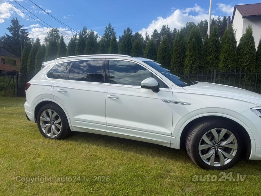 Белый Фольксваген Туарег 2018 в Тарту, объемом двигателя 3.00 л и пробегом 210 тыс. км за 45880 €, фото 11 на AUTOMOTO.COM.LV