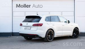 Balts Volkswagen Touareg 2019 Rīga, ar dzinēja tilpumu 4.00 L un nobraukumu 159 tūkst. km par 39950 €, foto 3 vietnē AUTOMOTO.COM.LV