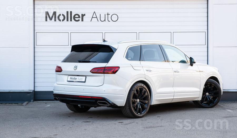 Balts Volkswagen Touareg 2019 Rīga, ar dzinēja tilpumu 4.00 L un nobraukumu 159 tūkst. km par 39950 €, foto 3 vietnē AUTOMOTO.COM.LV