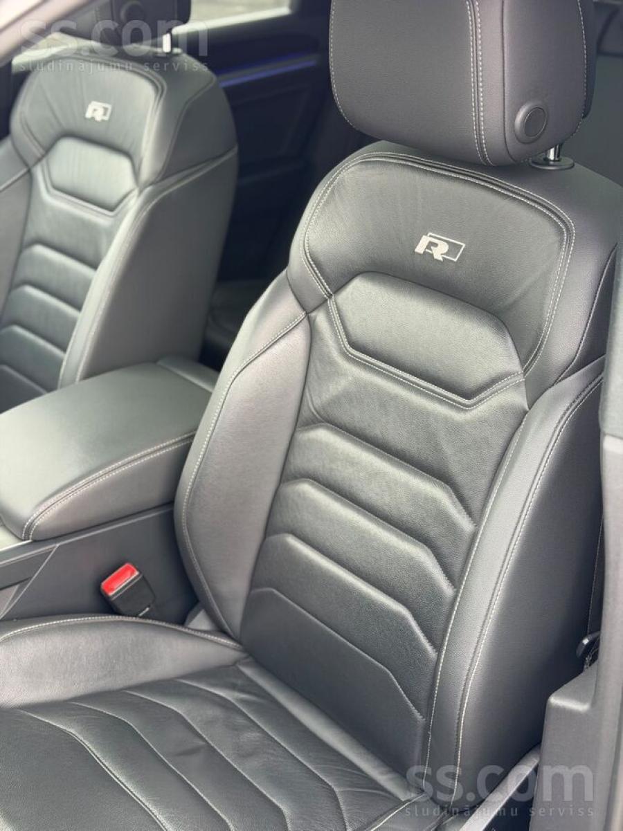 White Volkswagen Touareg 2019 in Riga, with an engine capacity of 3.00 L and mileage of 204 thousand km for 34900 €, photo 24 on AUTOMOTO.COM.LV