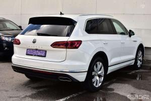 Balts Volkswagen Touareg 2020 Kretinga, ar dzinēja tilpumu 2.97 L un nobraukumu 223 tūkst. km par 32000 €, foto 10 vietnē AUTOMOTO.COM.LV
