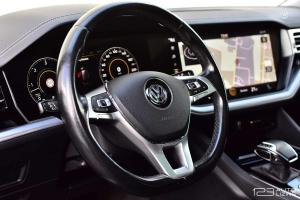 Balts Volkswagen Touareg 2020 Kretinga, ar dzinēja tilpumu 2.97 L un nobraukumu 223 tūkst. km par 32000 €, foto 26 vietnē AUTOMOTO.COM.LV