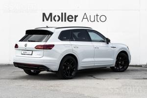 Balts Volkswagen Touareg 2021 Rīga, ar dzinēja tilpumu 3.00 L un nobraukumu 118 tūkst. km par 50450 €, foto 4 vietnē AUTOMOTO.COM.LV