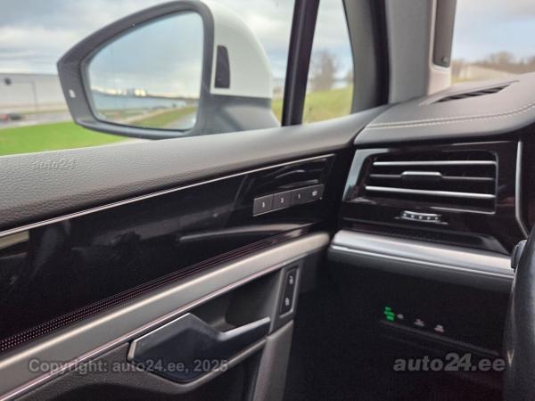 Balts Volkswagen Touareg 2021 Tallina, ar dzinēja tilpumu 0.00 L un nobraukumu 146 tūkst. km par 47900 €, foto 11 vietnē AUTOMOTO.COM.LV
