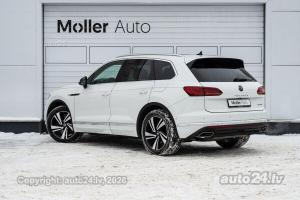 Balts Volkswagen Touareg 2021 Rīga, ar dzinēja tilpumu 3.00 L un nobraukumu 96 tūkst. km par 44578 €, foto 4 vietnē AUTOMOTO.COM.LV