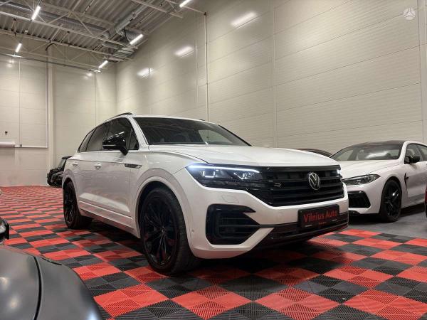Balts Volkswagen Touareg 2021 Viļņa, ar dzinēja tilpumu 3.00 L un nobraukumu 108 tūkst. km par 46500 €, foto 3 vietnē AUTOMOTO.COM.LV