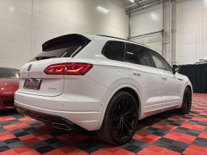 Balts Volkswagen Touareg 2021 Viļņa, ar dzinēja tilpumu 3.00 L un nobraukumu 108 tūkst. km par 46500 €, foto 5 vietnē AUTOMOTO.COM.LV