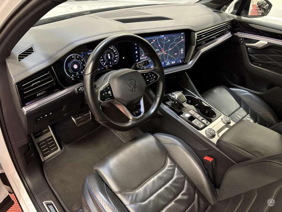 Balts Volkswagen Touareg 2021 Viļņa, ar dzinēja tilpumu 3.00 L un nobraukumu 108 tūkst. km par 46500 €, foto 14 vietnē AUTOMOTO.COM.LV