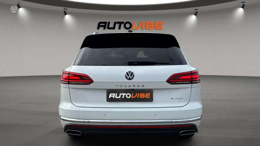 Balts Volkswagen Touareg 2021 Viļņa, ar dzinēja tilpumu 3.00 L un nobraukumu 207 tūkst. km par 27222 €, foto 5 vietnē AUTOMOTO.COM.LV
