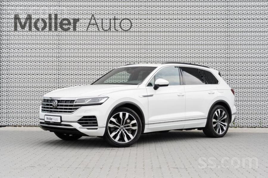 White Volkswagen Touareg 2022 in Riga, with an engine capacity of 3.00 L and mileage of 111 thousand km for 42800 €, photo 1 on AUTOMOTO.COM.LV