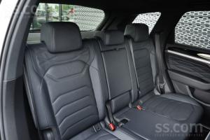White Volkswagen Touareg 2022 in Riga, with an engine capacity of 3.00 L and mileage of 111 thousand km for 42800 €, photo 28 on AUTOMOTO.COM.LV