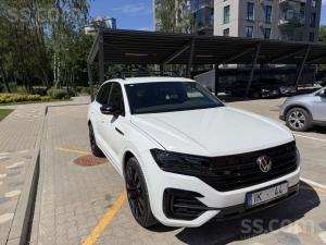 Белый Фольксваген Туарег 2023 в Рига, объемом двигателя 3.00 л и пробегом 53 тыс. км за 49500 €, фото 3 на AUTOMOTO.COM.LV