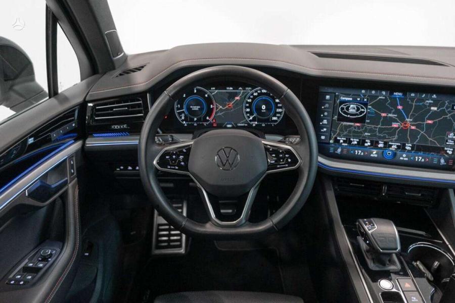 Balts Volkswagen Touareg 2023 Viļņa, ar dzinēja tilpumu 3.00 L un nobraukumu 135 tūkst. km par 45250 €, foto 10 vietnē AUTOMOTO.COM.LV