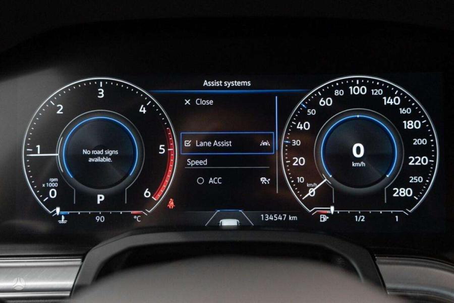 Balts Volkswagen Touareg 2023 Viļņa, ar dzinēja tilpumu 3.00 L un nobraukumu 135 tūkst. km par 45250 €, foto 13 vietnē AUTOMOTO.COM.LV