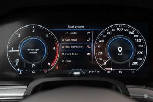 Balts Volkswagen Touareg 2023 Viļņa, ar dzinēja tilpumu 3.00 L un nobraukumu 135 tūkst. km par 45250 €, foto 14 vietnē AUTOMOTO.COM.LV