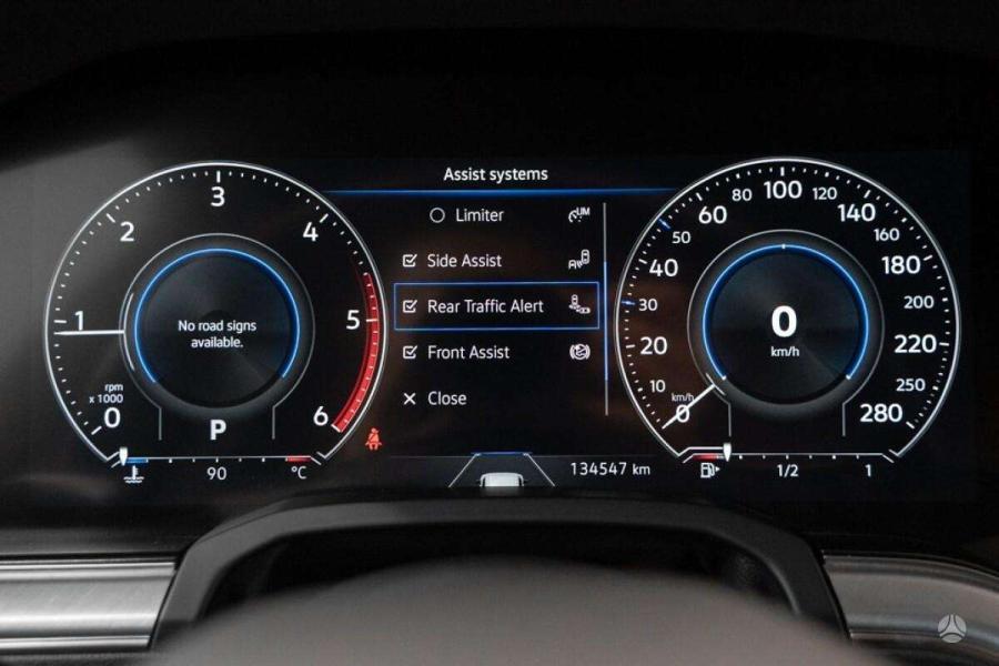 Balts Volkswagen Touareg 2023 Viļņa, ar dzinēja tilpumu 3.00 L un nobraukumu 135 tūkst. km par 45250 €, foto 14 vietnē AUTOMOTO.COM.LV