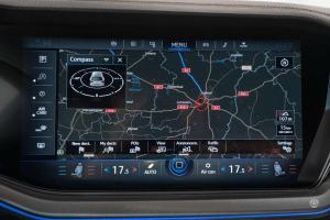 Balts Volkswagen Touareg 2023 Viļņa, ar dzinēja tilpumu 3.00 L un nobraukumu 135 tūkst. km par 45250 €, foto 17 vietnē AUTOMOTO.COM.LV