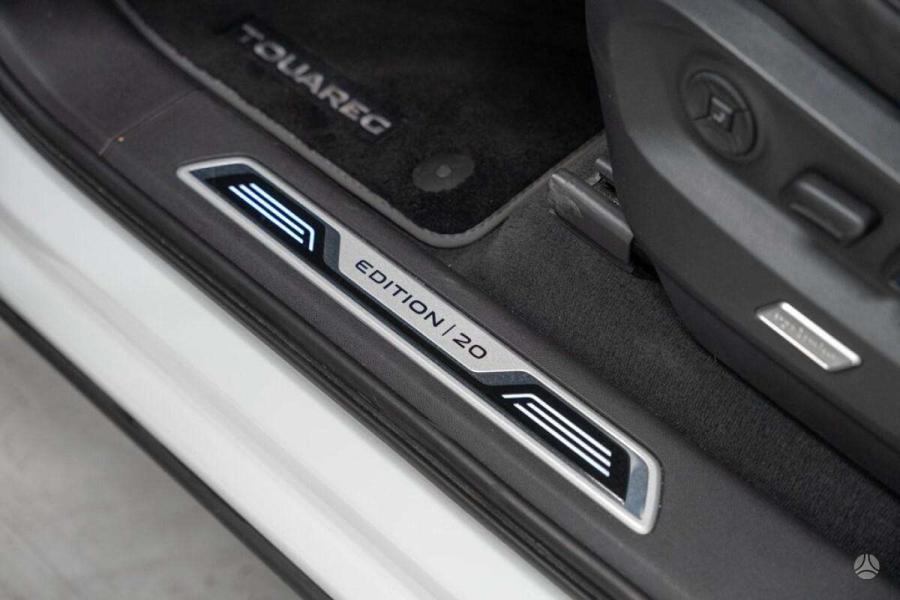 Balts Volkswagen Touareg 2023 Viļņa, ar dzinēja tilpumu 3.00 L un nobraukumu 135 tūkst. km par 45250 €, foto 28 vietnē AUTOMOTO.COM.LV