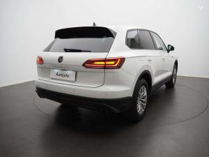 Balts Volkswagen Touareg 2023 Viļņa, ar dzinēja tilpumu 2.97 L un nobraukumu 158 tūkst. km par 34750 €, foto 5 vietnē AUTOMOTO.COM.LV