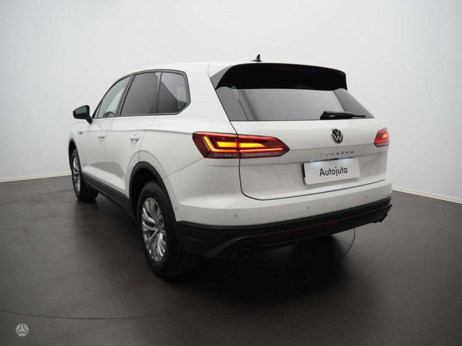 Balts Volkswagen Touareg 2023 Viļņa, ar dzinēja tilpumu 2.97 L un nobraukumu 158 tūkst. km par 34750 €, foto 7 vietnē AUTOMOTO.COM.LV