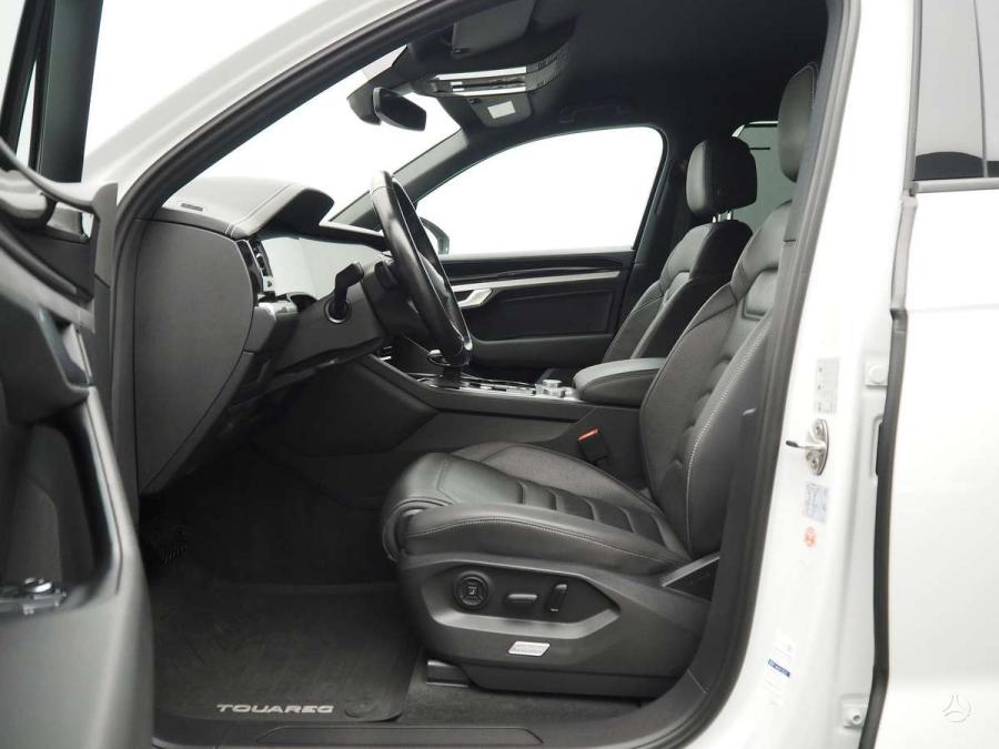 Balts Volkswagen Touareg 2023 Viļņa, ar dzinēja tilpumu 2.97 L un nobraukumu 158 tūkst. km par 34750 €, foto 9 vietnē AUTOMOTO.COM.LV