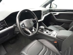 Balts Volkswagen Touareg 2023 Viļņa, ar dzinēja tilpumu 2.97 L un nobraukumu 158 tūkst. km par 34750 €, foto 10 vietnē AUTOMOTO.COM.LV