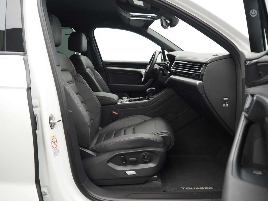 Balts Volkswagen Touareg 2023 Viļņa, ar dzinēja tilpumu 2.97 L un nobraukumu 158 tūkst. km par 34750 €, foto 12 vietnē AUTOMOTO.COM.LV