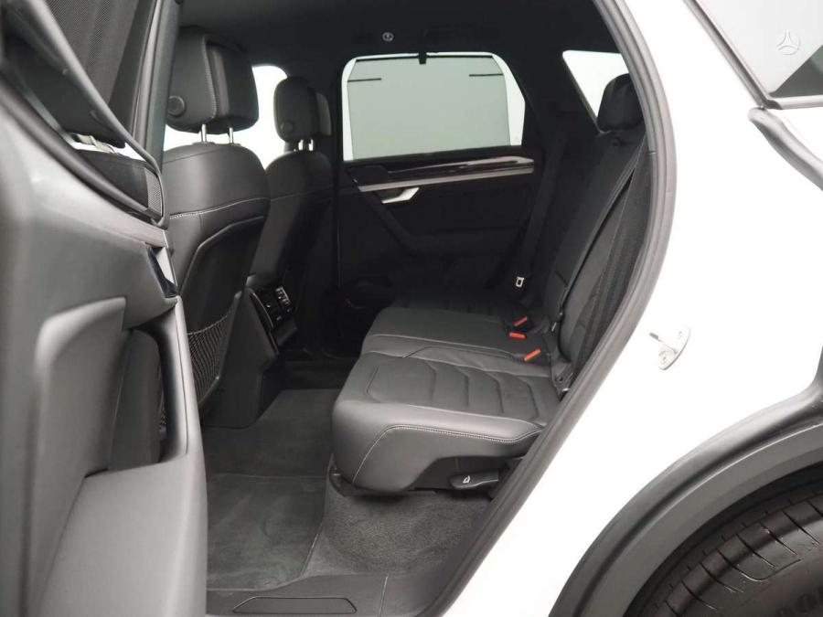 Balts Volkswagen Touareg 2023 Viļņa, ar dzinēja tilpumu 2.97 L un nobraukumu 158 tūkst. km par 34750 €, foto 15 vietnē AUTOMOTO.COM.LV