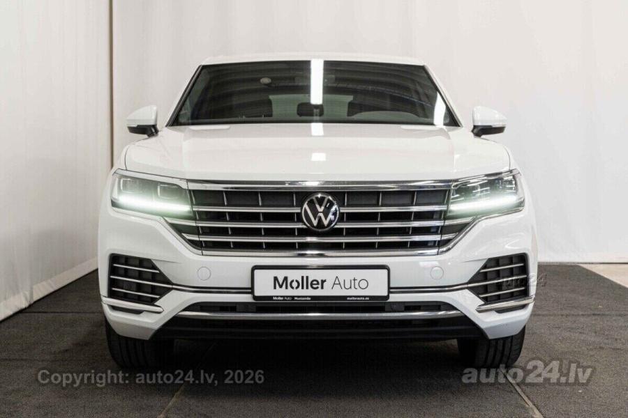Balts Volkswagen Touareg 2023 Tallina, ar dzinēja tilpumu 3.00 L un nobraukumu 150 tūkst. km par 38900 €, foto 3 vietnē AUTOMOTO.COM.LV