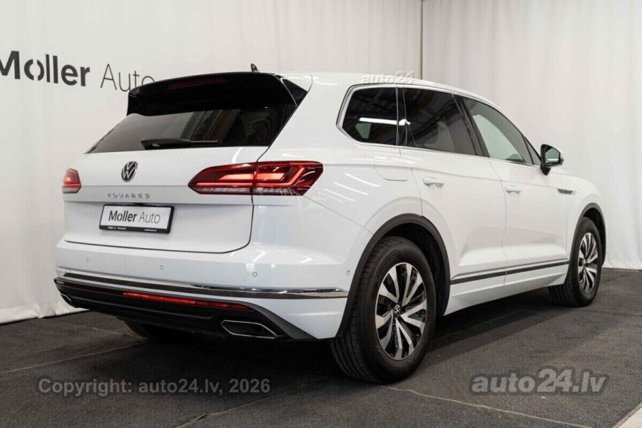 Balts Volkswagen Touareg 2023 Tallina, ar dzinēja tilpumu 3.00 L un nobraukumu 150 tūkst. km par 38900 €, foto 6 vietnē AUTOMOTO.COM.LV