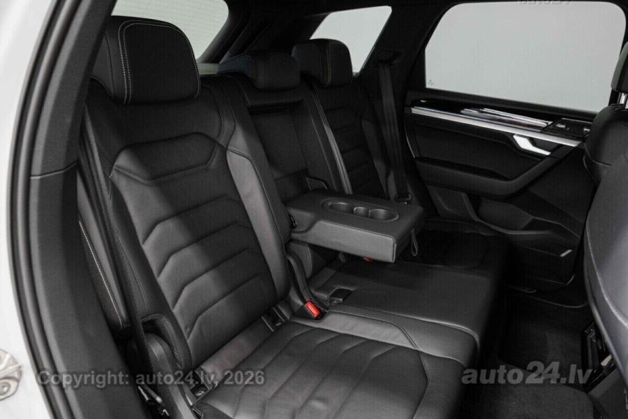 Balts Volkswagen Touareg 2023 Tallina, ar dzinēja tilpumu 3.00 L un nobraukumu 150 tūkst. km par 38900 €, foto 11 vietnē AUTOMOTO.COM.LV