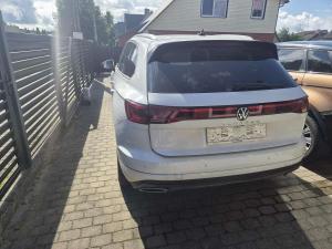 Balts Volkswagen Touareg 2024 Jonava, ar dzinēja tilpumu 2.97 L un nobraukumu 40 tūkst. km par 31550 €, foto 1 vietnē AUTOMOTO.COM.LV